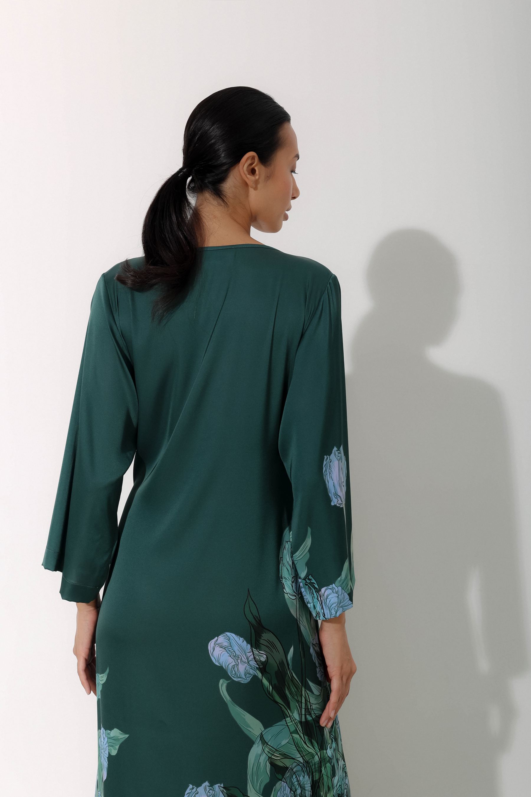 Emerald Green Satin Wrap Robe: Luxury and Comfort | Sokayri